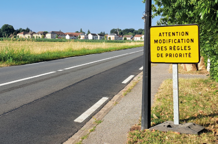 Route de Versailles : Modification des règles de priorité - Le Mesnil ...